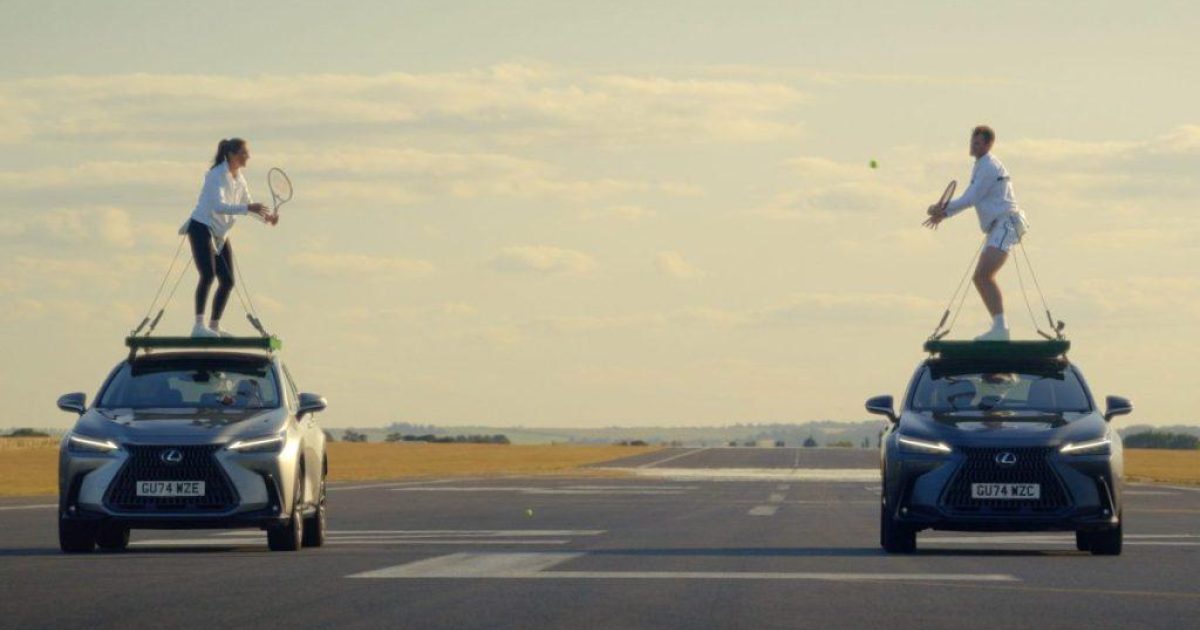 British tennis stars beat moving car tennis rally record | Creative Moment