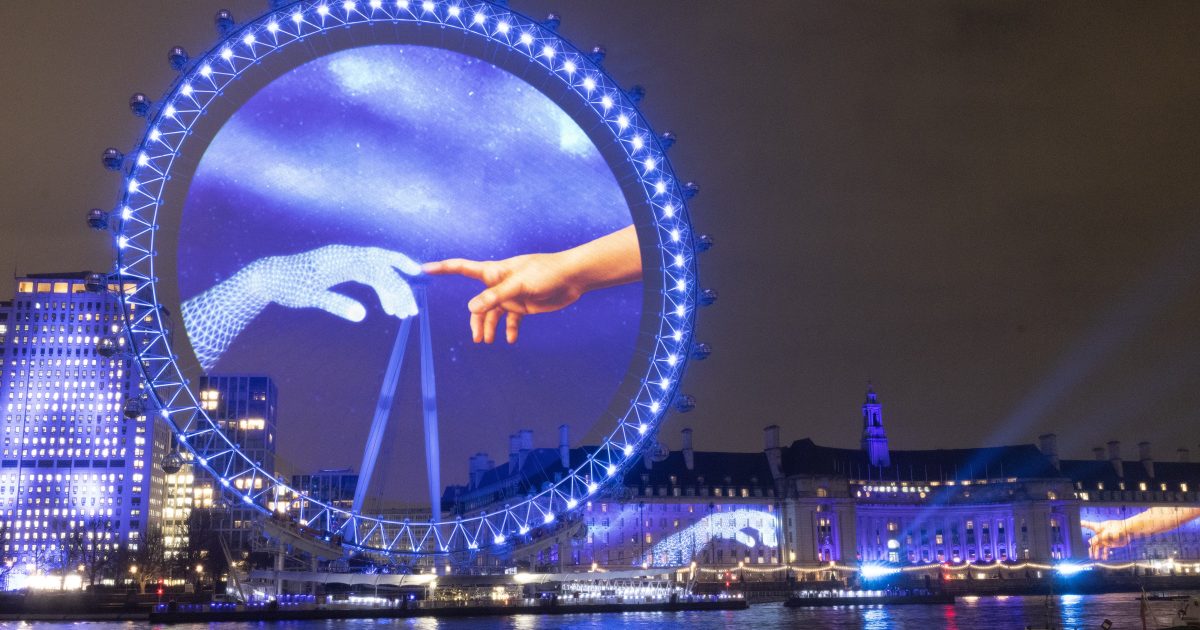 Samsung transforms the London skyline with spectacular projection show ...